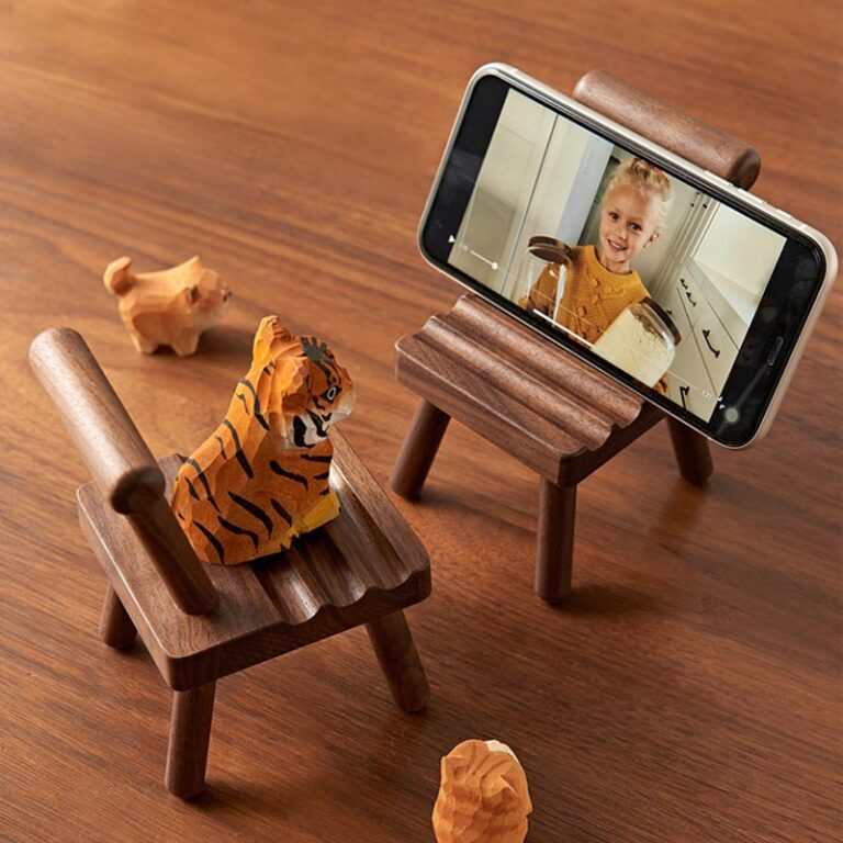 Cute Wooden Phone Stand – Woodence